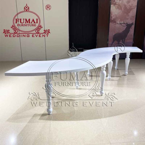 White Serpentine Tables Iron Legs MDF For Wedding - Fumai